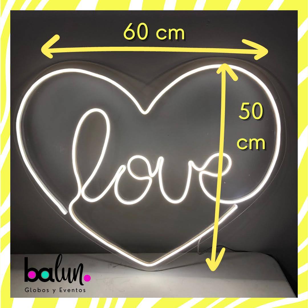 "Love" (Renta Letrero Neón) – Balun Globos y Eventos